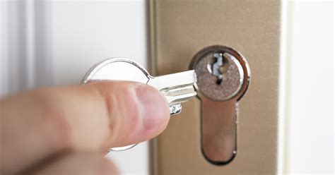 5 Tricks To Remove A Key Broken In A Lock Secret Life Of Mom