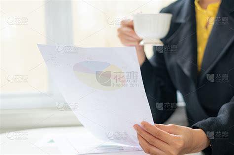 商业女性分析报告数据和喝咖啡