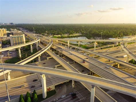鸟瞰大型高速公路交叉口高清图片下载 正版图片 摄图网