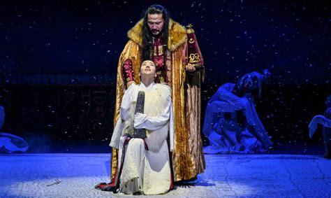 Монгол хаан Гайхалтай үзэмж бүхий театрын жүжиг