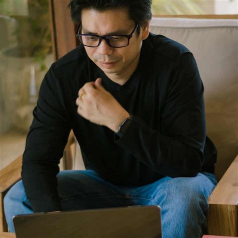 Song မောင်ပေးတဲ့အချစ်ပြန်ဆပ်ခဲ့ပါ Artist စိုင်းဆိုင်မောဝ် Composer