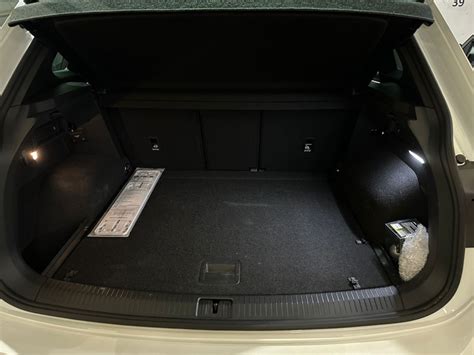 Фонарик в багажник — Volkswagen Tiguan (2G), 2 л, 2022 года | своими ...