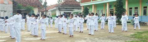 WISUDA TAHFIDZ AL QURAN JUZ 30 DIIKUTI 26 SISWA MI TANWIRUL QULUB