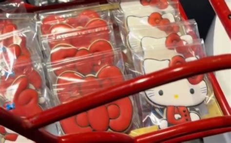 Regia Visita Hello Kitty Burgerland Y Sale Decepcionada Esto Dijo