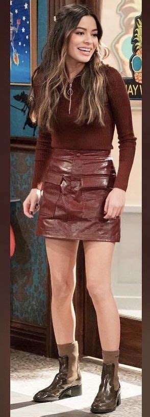 Miranda Cosgrove Lederhose