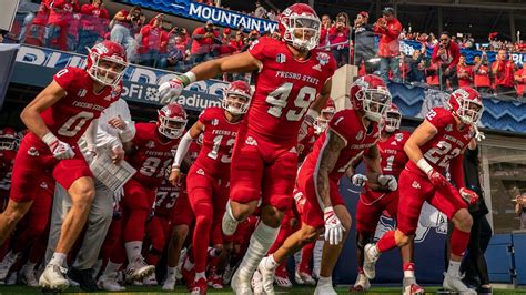 ‘bigger Than Football College Linebacker Trades Jersey For New Faith