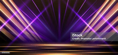 보라색 조명 효과로 빛나는 우아한 황금빛 장면 대각선이 검은색 배경에 반짝입니다 템플릿 프리미엄 어워드 디자인 배경 주제에 대한 스톡 벡터 아트 및 기타 이미지 Istock
