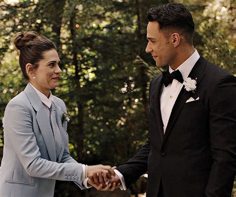 Weewoo Iris Blake Carlos Reyes And Tk Strand 9 1 1 Lone