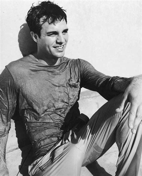 Download Mark Ruffalo Greyscale Photography Wallpaper