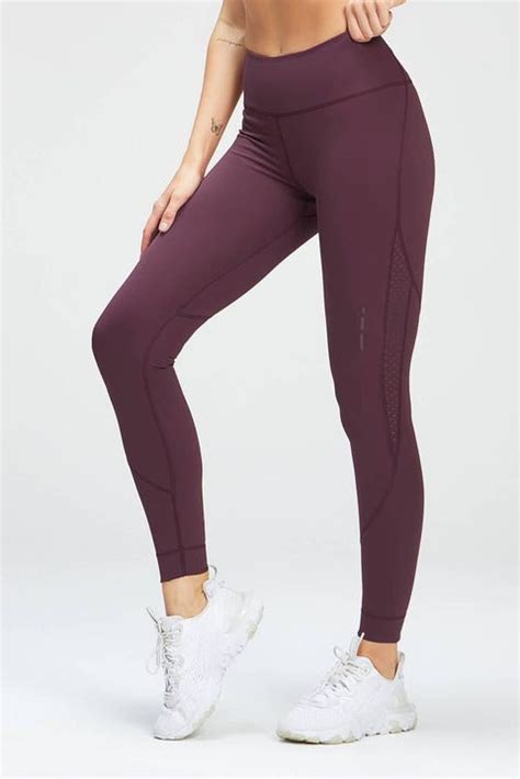 23 Best Gym Leggings With Pockets 2022