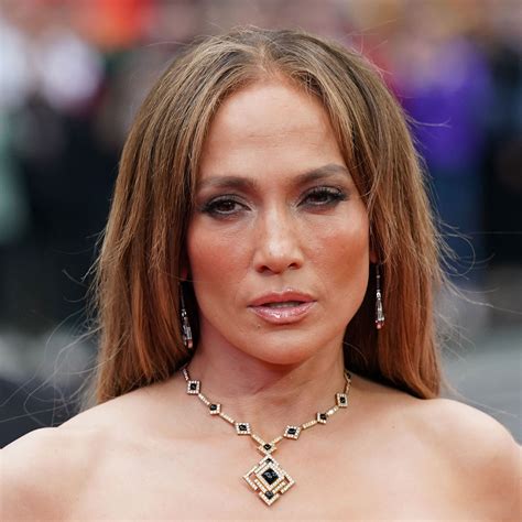 Jennifer Lopez Gets Called ‘desperate After She Wears A Dramatic Cape
