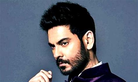 Keith Sequeira Out Of Bigg Boss 9 After Brother Ian Sequeiras Demise