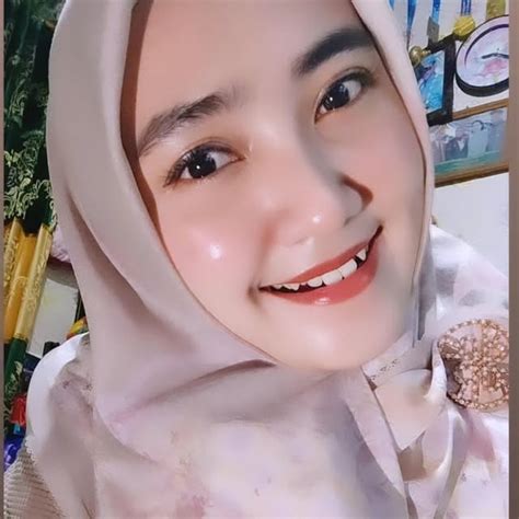 Dhisa Dhisa Risamsglowbalikpapan • Threads Say More Dhisa Dhisa Risamsglowbalikpapan • Threads Say More