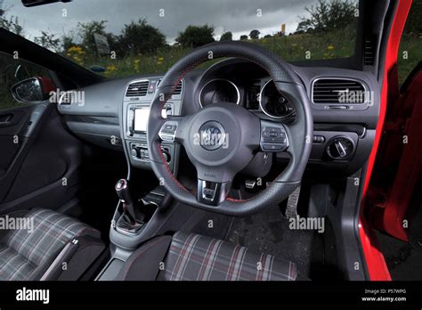 Vw Golf Mk6 Gti Interior Used Volkswagen Golf 2011 Grey In Coventry