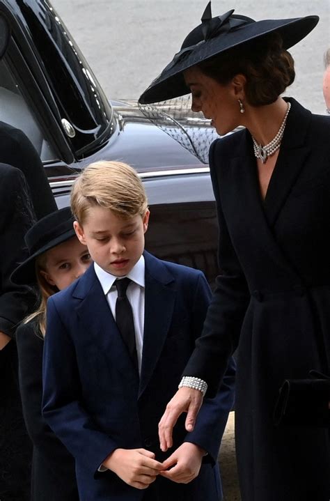 Wzruszający gest księżnej Kate na pogrzebie królowej Elżbiety II | Party.pl