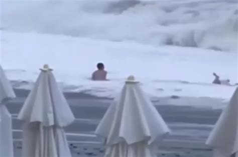 Родители утонувшей в Сочи 20 летней девушки выехали на опознание тела Аргументы и Факты