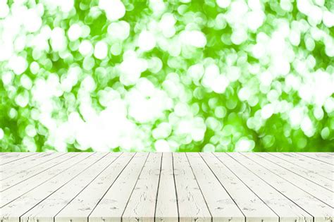 흐림 자연 녹색 Bokeh 배경 위에 위에 관점 흰색 나무 테이블 사용할 수 모의 몽타주 제품에 대 한 표시 또는 레이아웃 디자인 0명에 대한 스톡 사진 및 기타 이미지