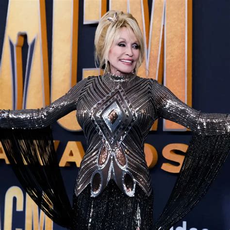 Does Dolly Parton Wear A Bodysuit The Truth Revealed Shunvogue