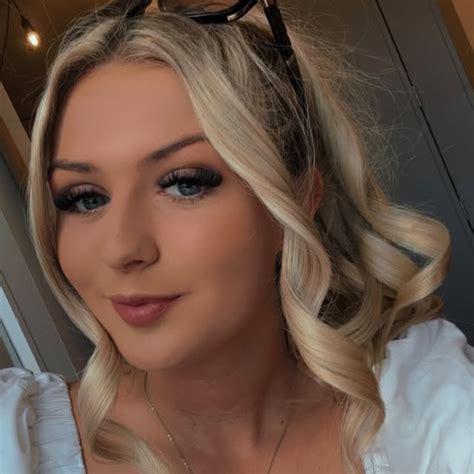 Cassie Huddleston On Threads