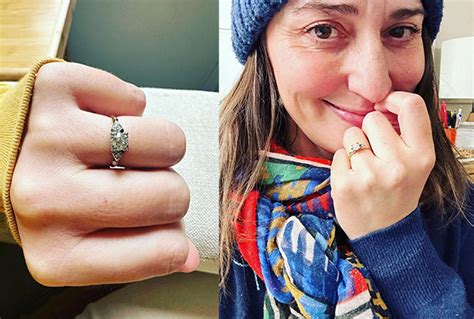 Sara Bareilles Replaces Placeholder Ring With Vintage Dia
