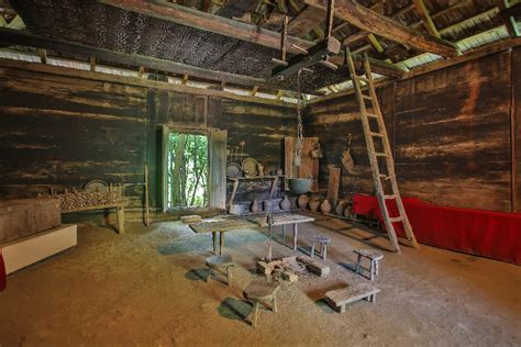 გალაკტიონ და ტიციან ტაბიძის სახლ მუზეუმი ვანის მუნიციპალიტეტის მერია