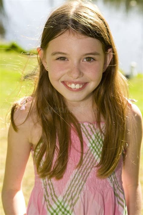 Chica Joven Foto De Archivo Imagen De Afuera Joven