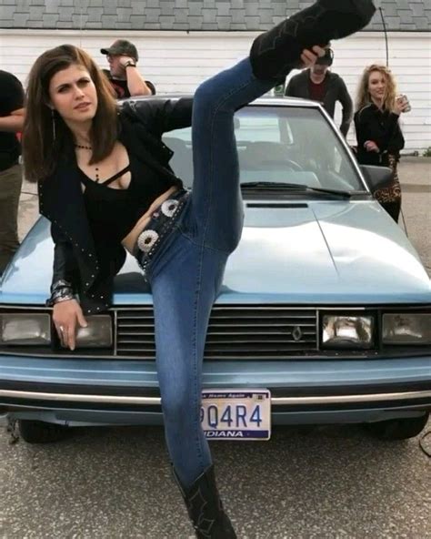 Pin De Santanu Em Alexandra Daddario Celebridades Femininas Garotas Atrizes