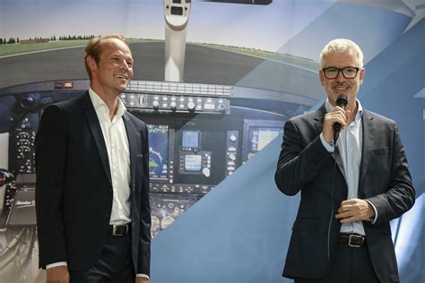 Flight Simulator Manufacturer Axis Flight Simulation Qualifies Mainland