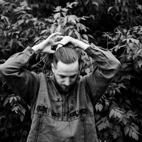 На війні за Україну загинув доброволець поет Максим Кривцов