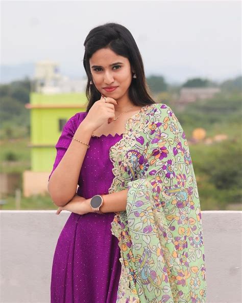 neha choudhary