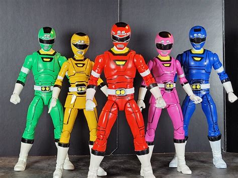 Why Power Rangers Turbo Uniforms Look So Different From Everything Else