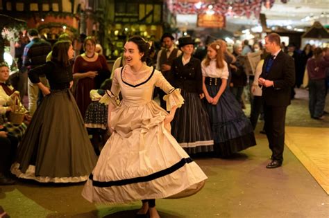 Experiences Dickens Fair