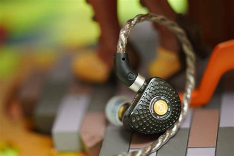 (Chi-fi IEM Review) TRN TA3: Dynamic and fun sound that is a ...