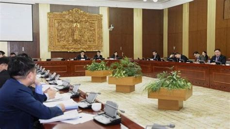 ЭРҮҮДЭН ШҮҮСЭН АСУУДЛААР ХУУЛЬЗҮЙН БАЙНГЫН ХОРОО ХУРАЛДАЖ БАЙНА