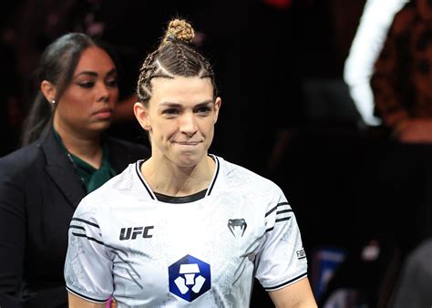 Mackenzie Dern Keeps It Real About Ufc Champ Zhang Weili Im Not