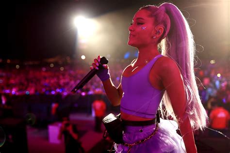 Perky Tittys R Arianagrandetits