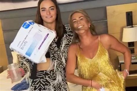 Taylor Swift Fans Wear Adult Diapers So They Dont Miss Any Of The