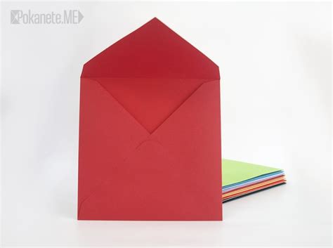 Квадратен плик за писмо червен