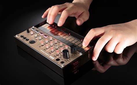 Korg Volca Keys Analog Synthesizer Schwarz Amazon De