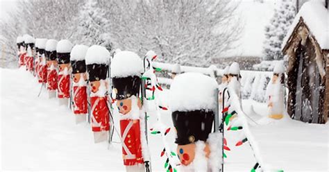 성탄절 이브에 눈 만난 병정 인형