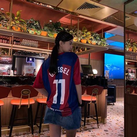 Pin Oleh Kairovisia Di Jkt Fotografi Wanita Penyimpanan Foto Orang Cantik