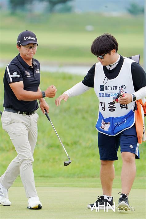 김홍택 첫 홀 버디 파이팅~ 포토