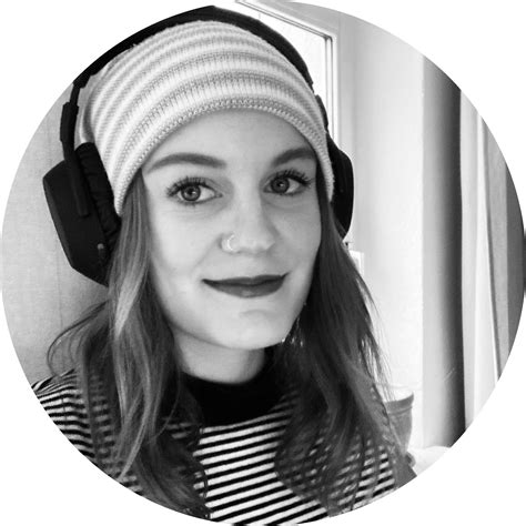 Ariana Schmidt Couchfm