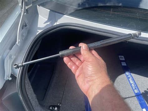 Bmw Trunk Shock Replacement Trunk Wont Stay Open