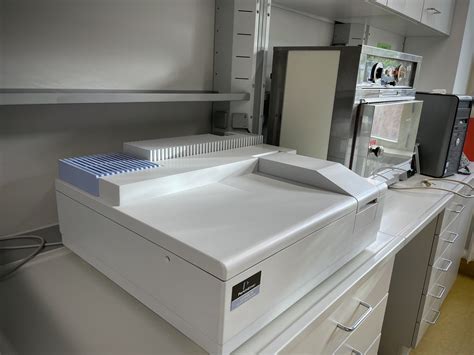 UV Vis Spectrometer Lambda 35 TU Berlin