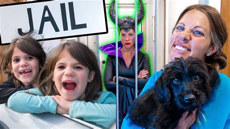 Elsa Sends Maleficent To Jail For Stealing Kate And Lillys Toys Youtube