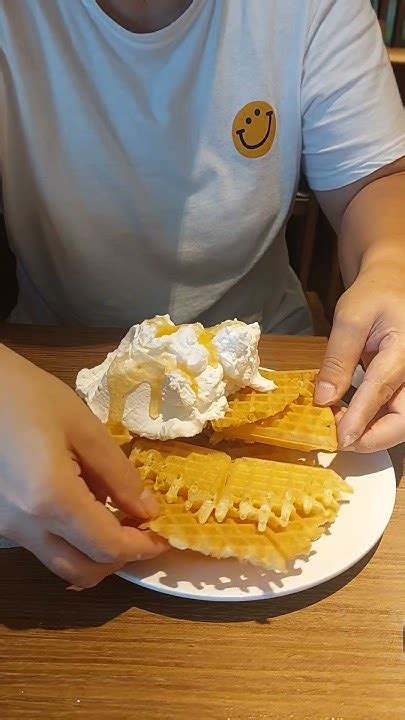 생크림 폭탄 와플 ~~광명돈까스인생 와플 생크림 Youtube