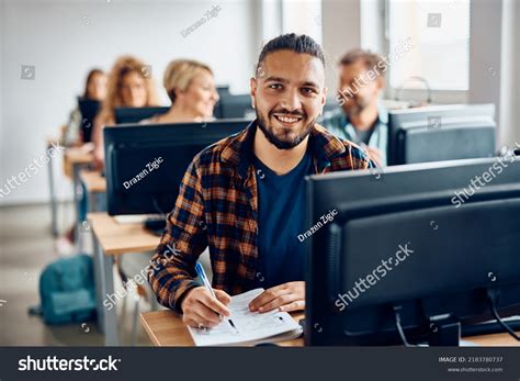 19359 Computer Lab With Students Royalty Free Photos And Stock Images