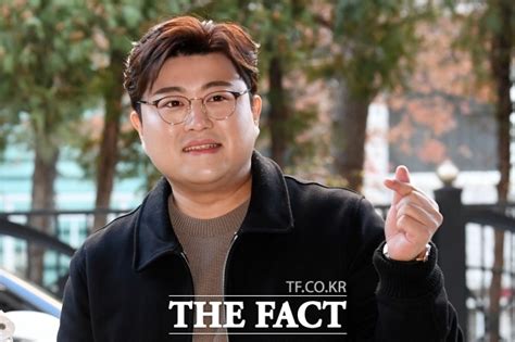 김호중 글로벌 트로트 팬덤 투표 7개월 째 연속 1위 독주 연예 기사 더팩트