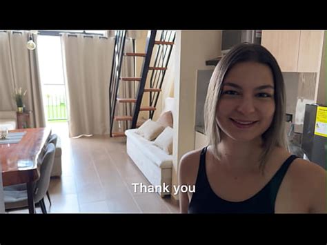 Seduzco a mi vecino casado y lo invito a mi casa mientras mi marido cornudo no está me folla el